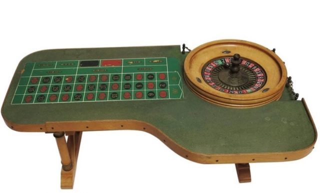 8 Gambling Gifts to Buy - Atlanta Celebrity News